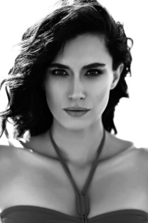 Hande Dogandemir Height, Husband Net Worth Explore Secrets