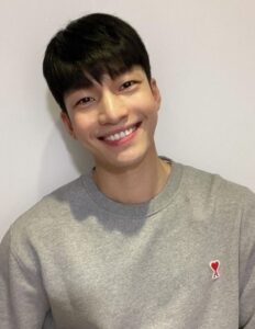 Wi Ha-Joon Squid Game Biography, Height, Age, Wife, Net Worth, Family